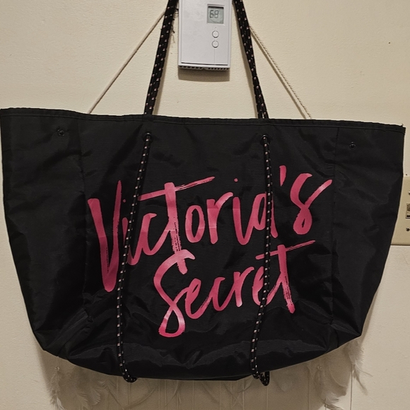 Victoria's Secret | Bags | Hot Pink In Black Victoria Secrets Bag ...